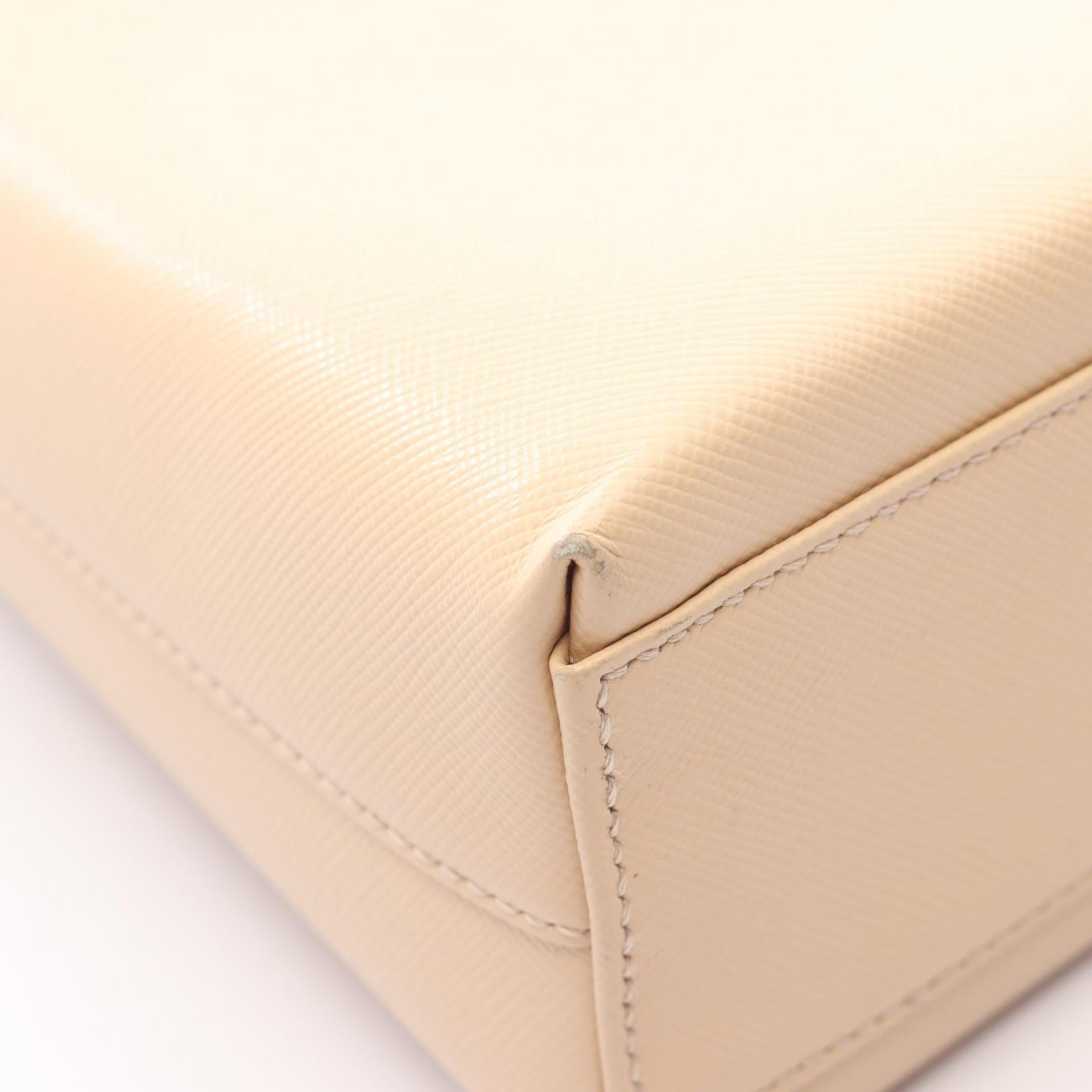 ガンチーニ ショルダーバッグ レザー ライトベージュ サルヴァトーレ