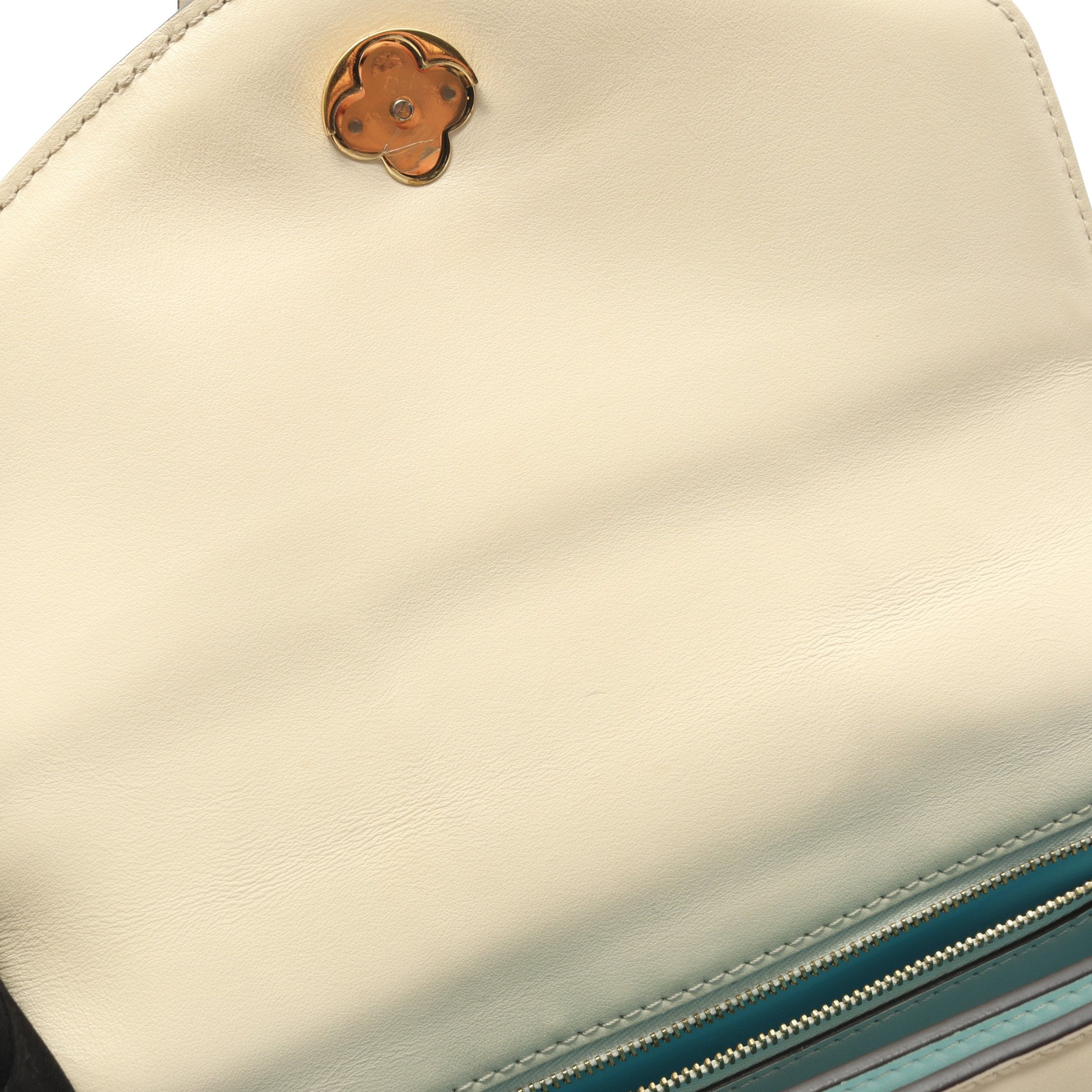 LV PONT 9 LVポンヌフ クレーム ショルダーバッグ レザー アイボリー