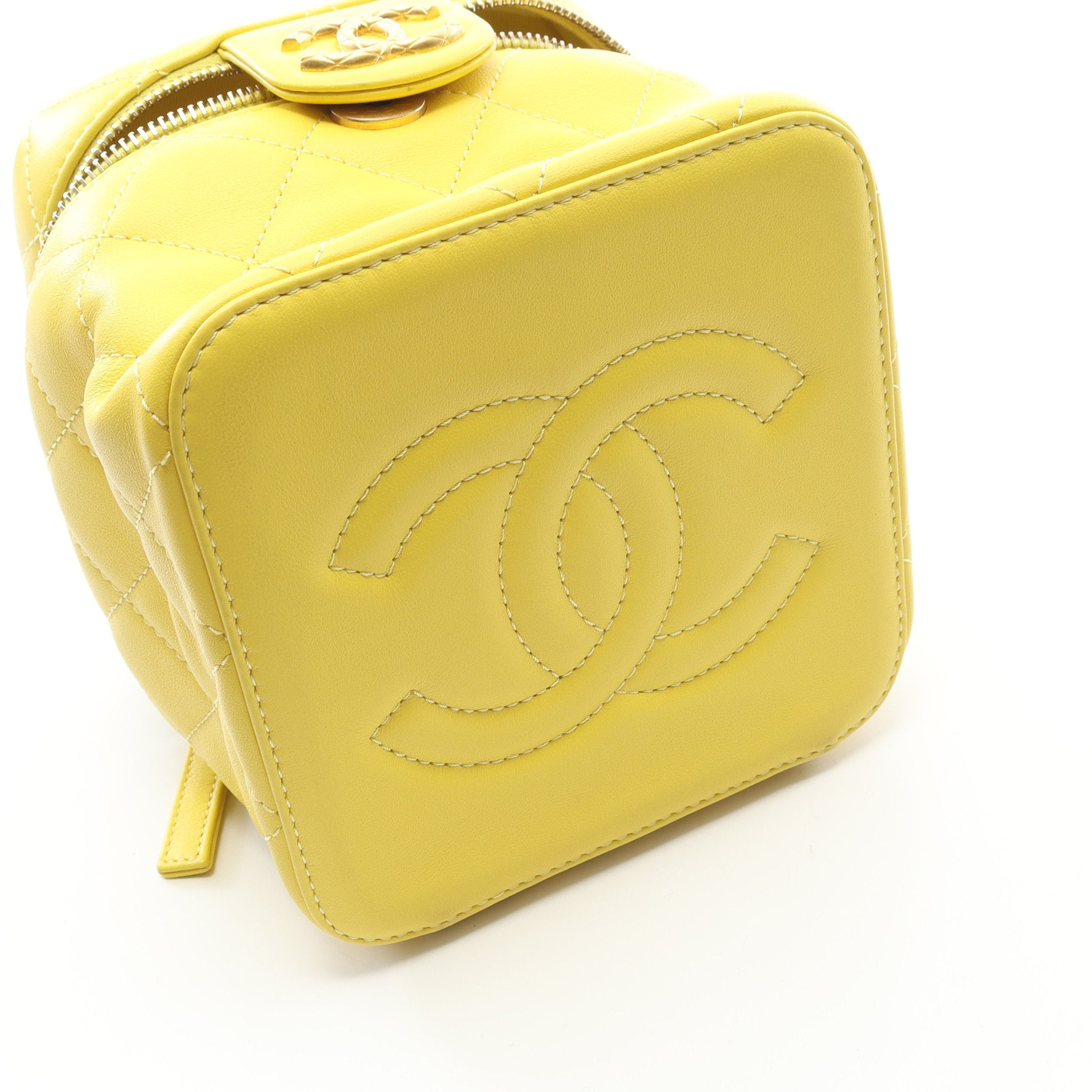 マトラッセ バニティバッグ チェーンショルダーバッグ レザー イエロー